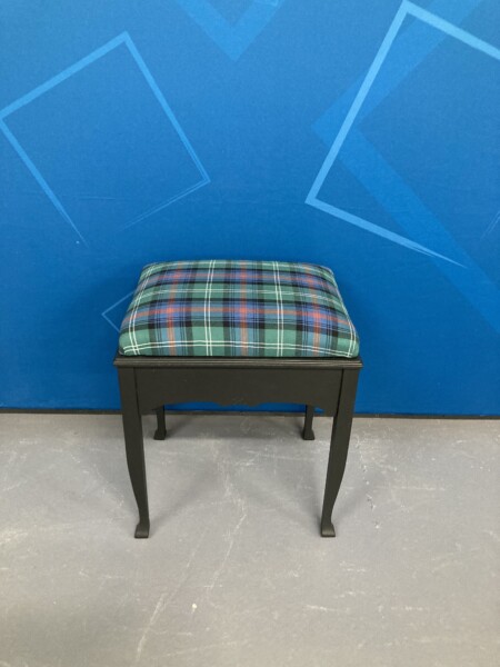 Seating | Unique Ness